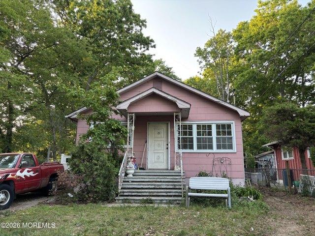 15 E 1st St, Howell, NJ 07731