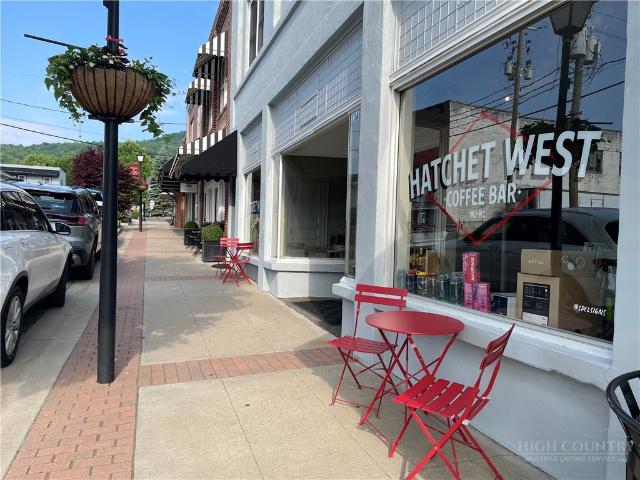 15 E 2nd Street