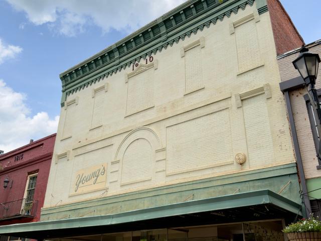 15 East Square