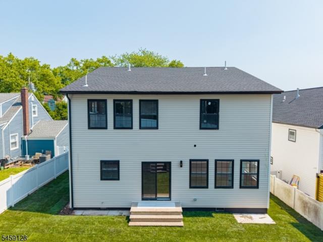 15 Edison St