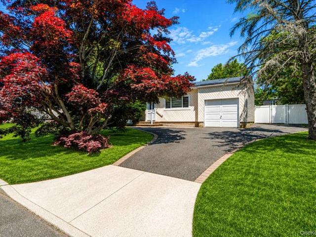 15 Edwin Ave, Patchogue, NY 11772