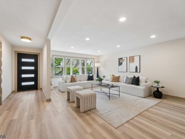 15 Elberta Rd