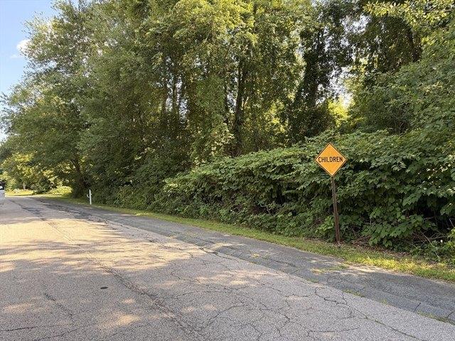 15 Emerson St, Mendon, MA 01756