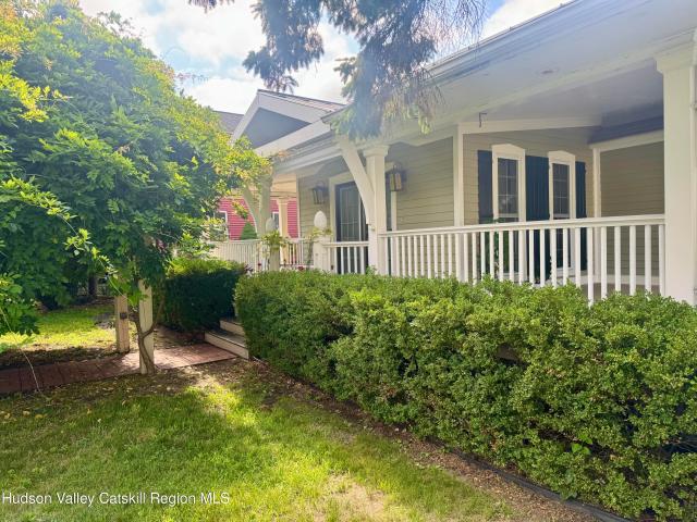 15 Esopus Avenue