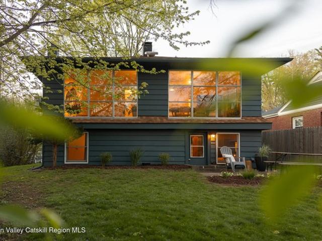 15 Esopus Dr, Saugerties, NY 12477