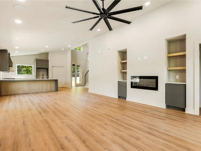 15 Ettrick Lane