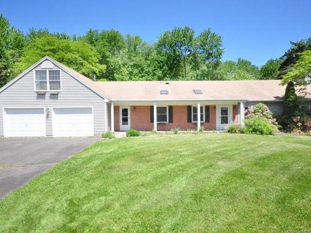 15 Fable Ln, Farmington, CT 06032