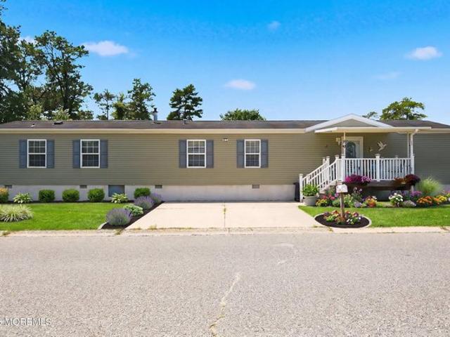 15 Fawn Pl, Whiting, NJ 08759