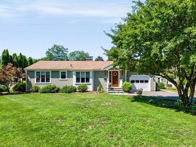 15 Fenmere Ave, Wellesley, MA 02482