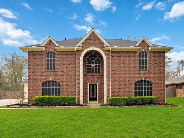 15 Finetta Ln, Alvin, TX 77511