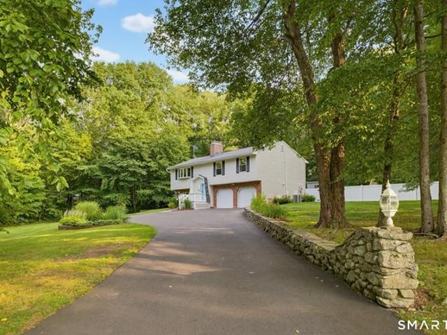 15 Fieldwood Dr, Watertown, CT 06795