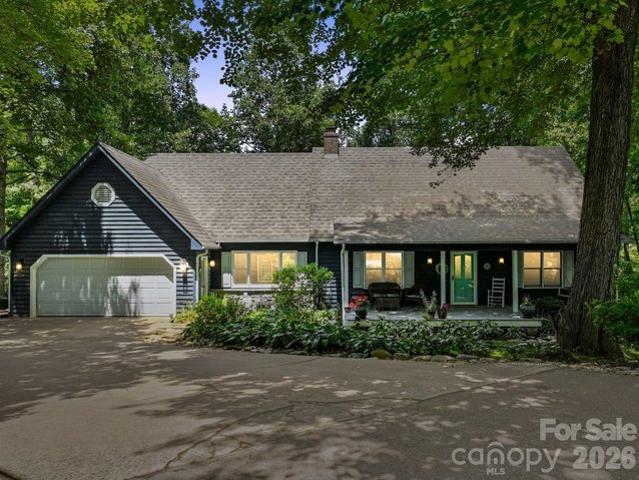 15 Forest Ridge Ln, Weaverville, NC 28787