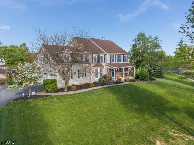 15 Foxwood Ln
