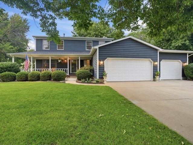 15 Fox Creek Rd, Towanda, IL 61776