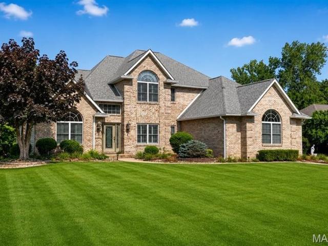 15 Fox Mill Dr, Maryville, IL 62062