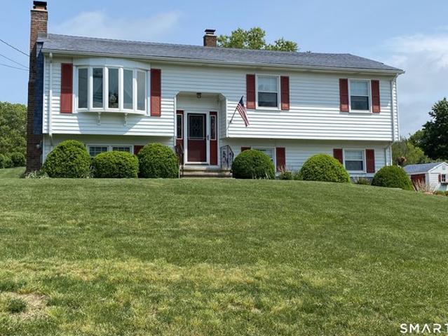 15 Flintlock Rd, North Haven, CT 06473