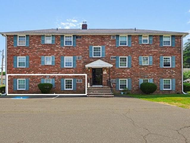 15 Frank St Apt 1, Dracut, MA 01826