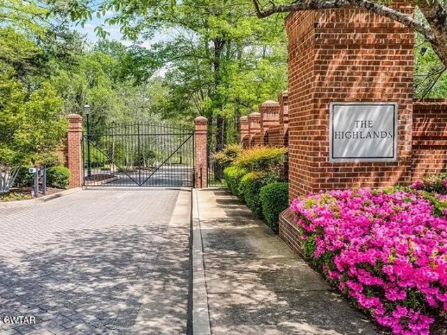 15 Frankland Ave, Jackson, TN 38301