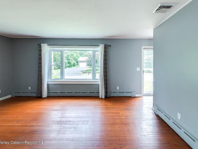 15 Genesee Avenue