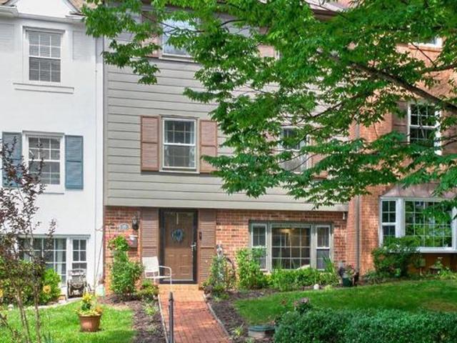 15 Georgetown Green