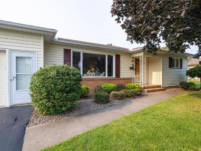15 Georgian Dr