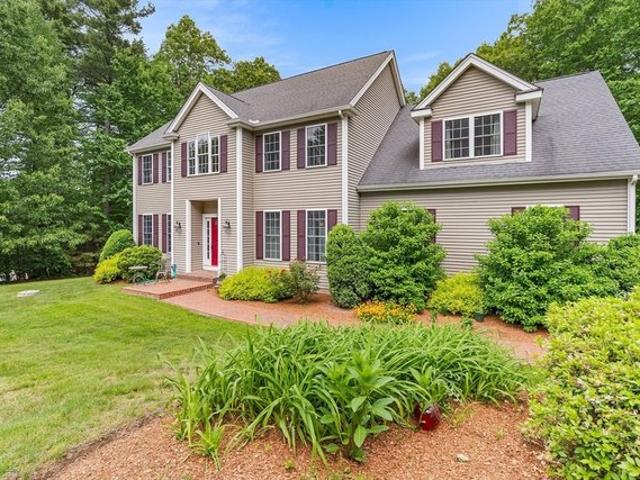 15 Gervais Way, Uxbridge, MA 01569