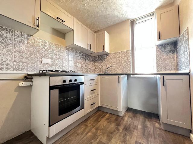 15 Gloucester Road, Urmston M41, 2 bed flat to rent, £955 pcm | PrimeLocation