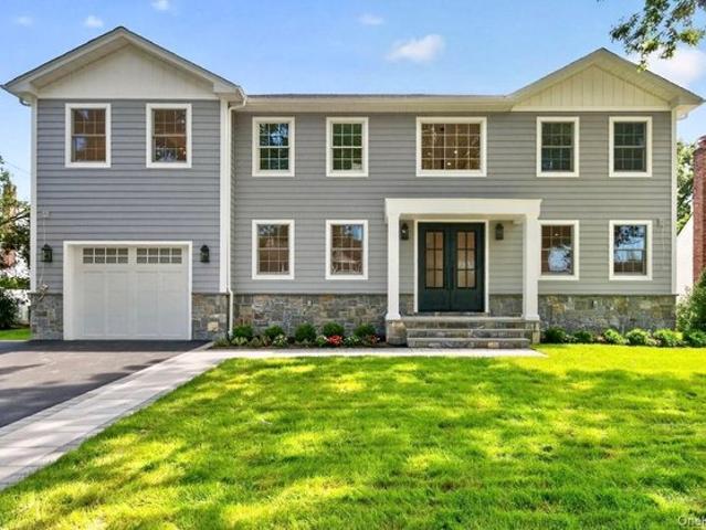15 Glen Rd, Garden City, NY 11530