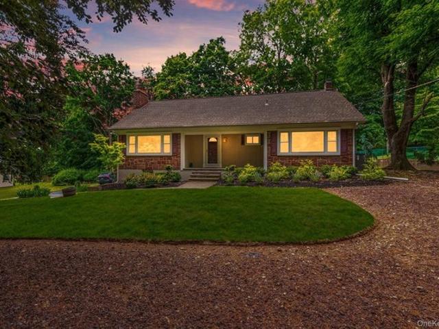 15 Glenwood Rd, New City, NY 10956