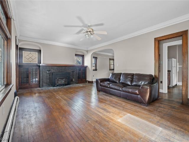 15 Grand Street