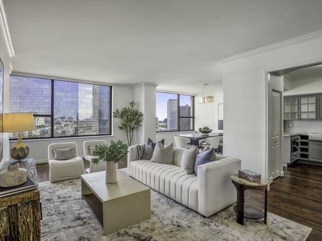 15 Greenway Plz Unit 12D, Houston, TX 77046