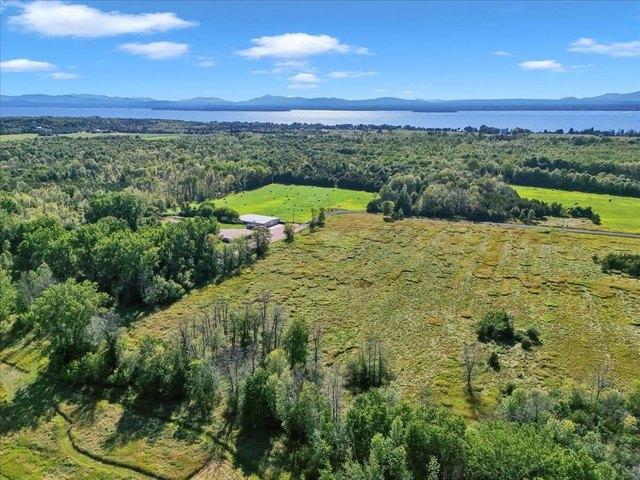 15 Hanson Ln, Grand Isle, VT 05458