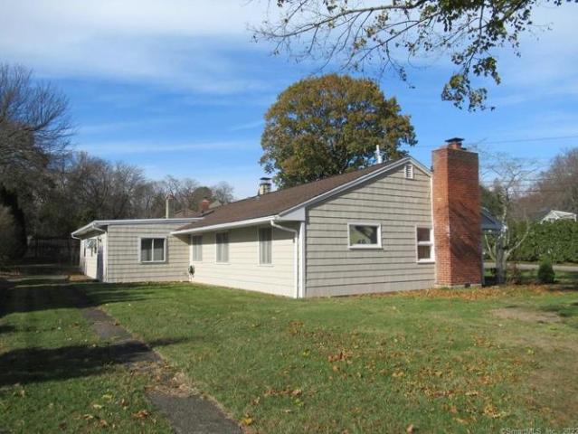 15 Harvester Rd #2 Fairfield, CT 06825