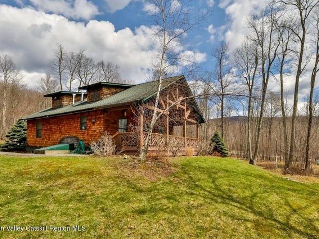 15 Hardwood Rd, West Kill, NY 12492