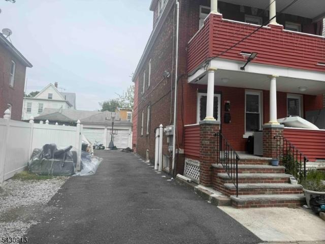 15 Harrison Pl