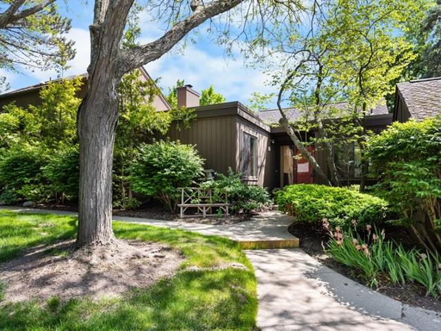 15 Haverhill Ct, Ann Arbor, MI 48105