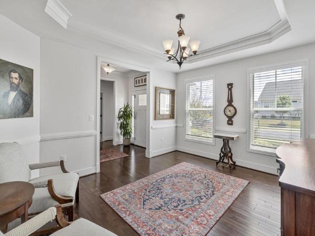 15 Heritage Dr