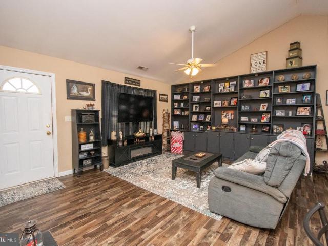 15 Heron Way