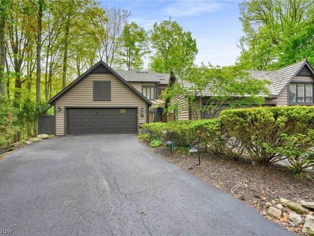 15 Hidden Vly, Rocky River, OH 44116