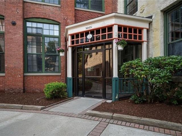 15 Higgins St Apt 324, Smithfield, RI 02917