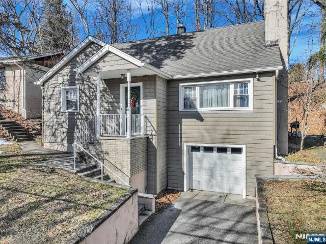 15 High Mountain Rd, Oakland, NJ 07436 | MLS #26009 | Compass