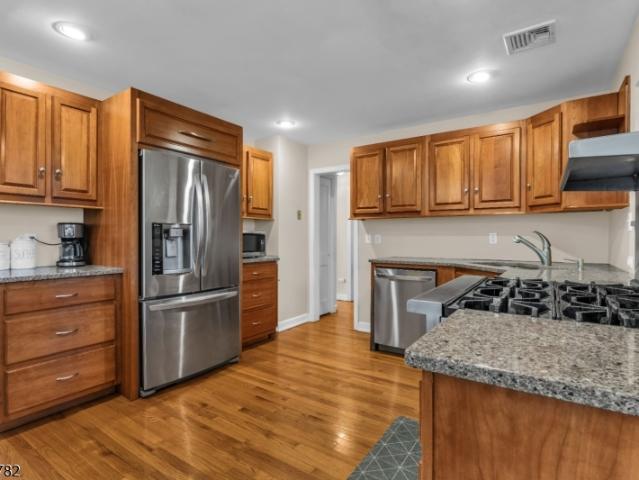 15 High Mountain Rd