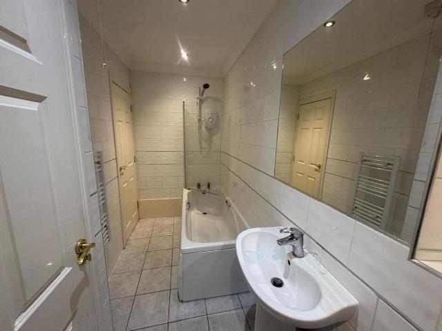 15 High Street, Haverfordwest SA61, 1 bed flat to rent, £650 pcm | PrimeLocation