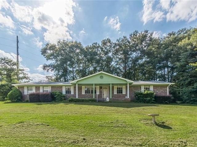 15 Highlane Dr, Stockbridge, GA 30281