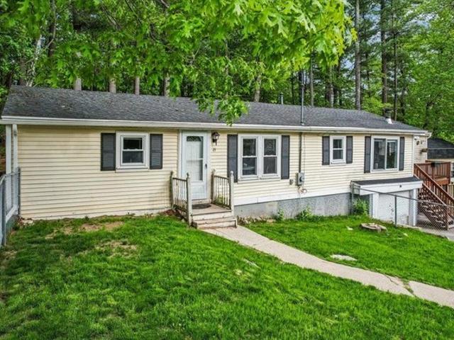 15 Hilda Ave, Derry, NH 03038