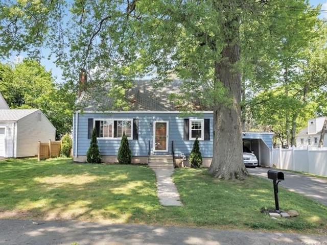 15 Hillcrest Ave, West Haven, CT 06516