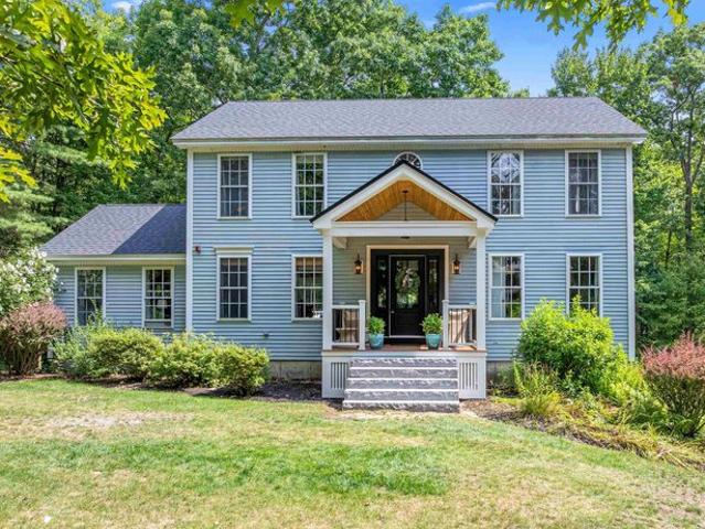 15 Hills Rd, Hooksett, NH 03106