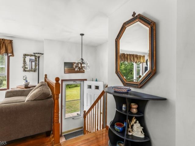 15 Hoagland Rd