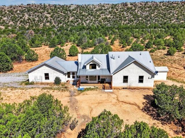 15 Hobart Rd, Tijeras, NM 87059