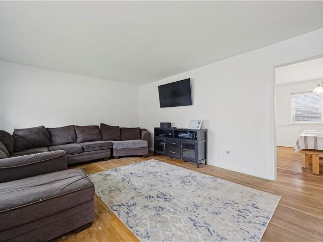 15 Hodges DR